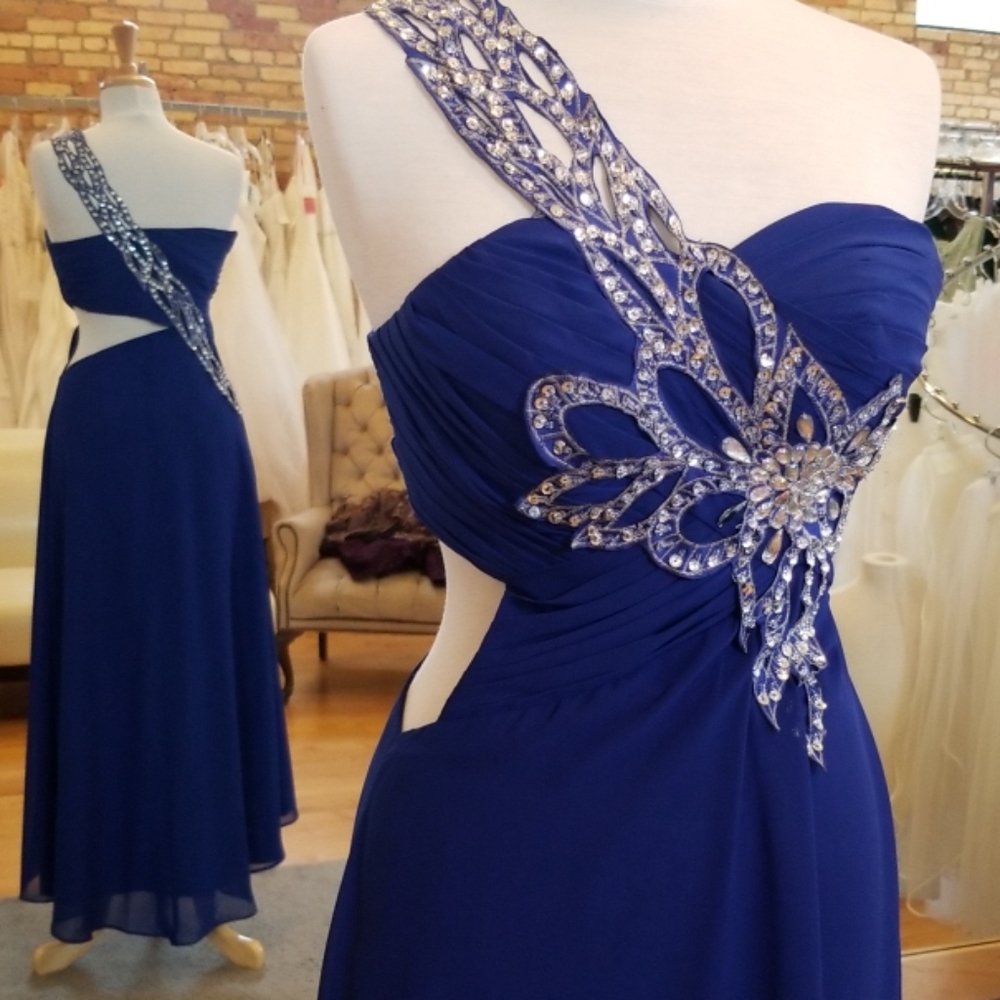 Stunning Prom/Pageant/Formal - Gem